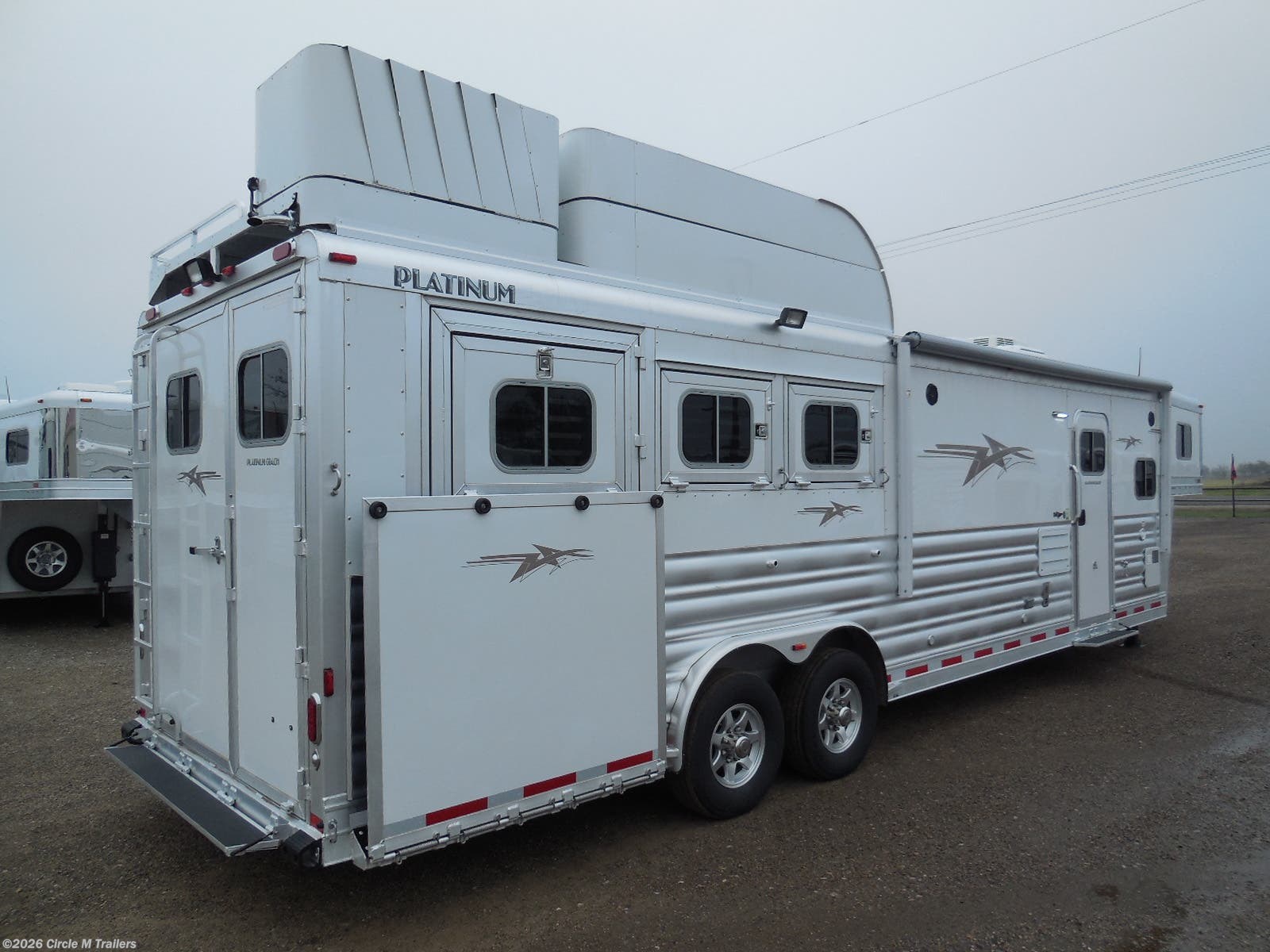 8x29 Horse Trailer for sale | New Platinum Coach Outlaw Side Load with ...