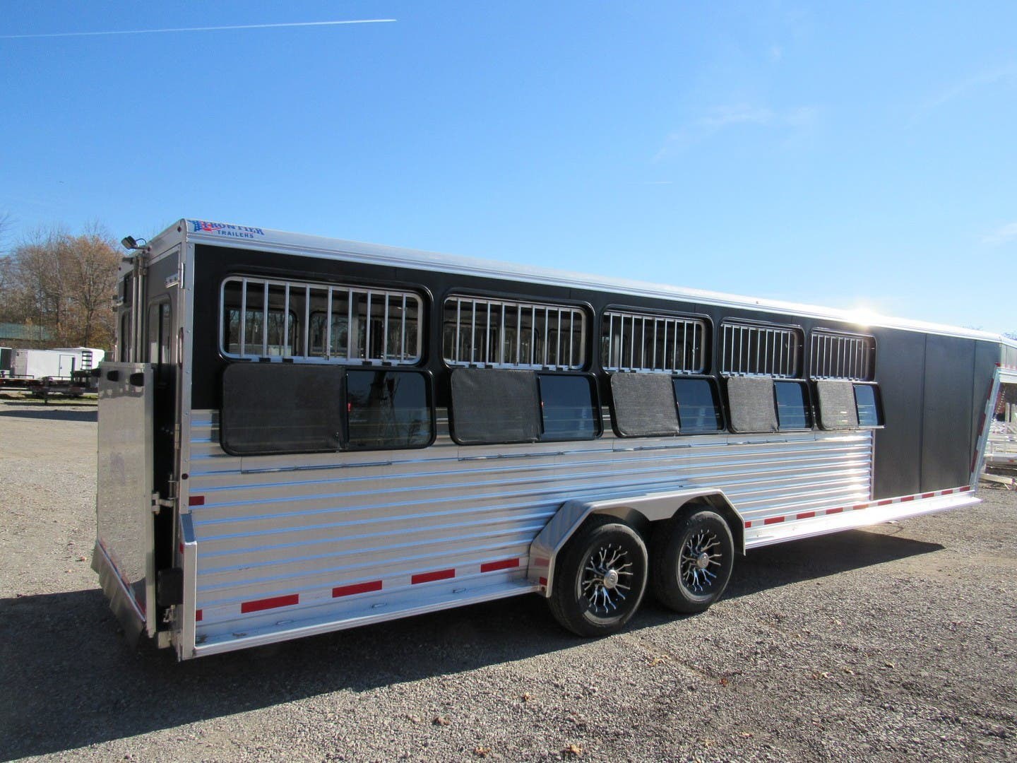 Livestock Trailer - 2019 Frontier GL272-10-PEN-SYSTEM | TrailersUSA