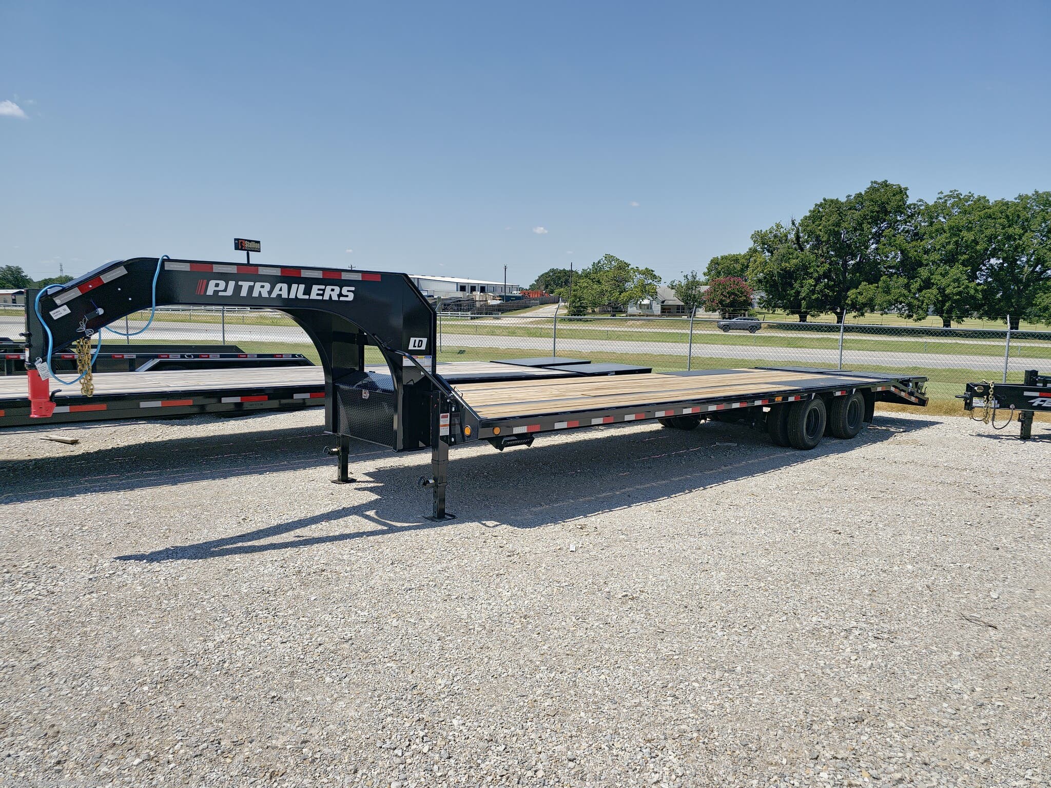 Texas Custom Trailers Trailer Dealer | TrailersUSA