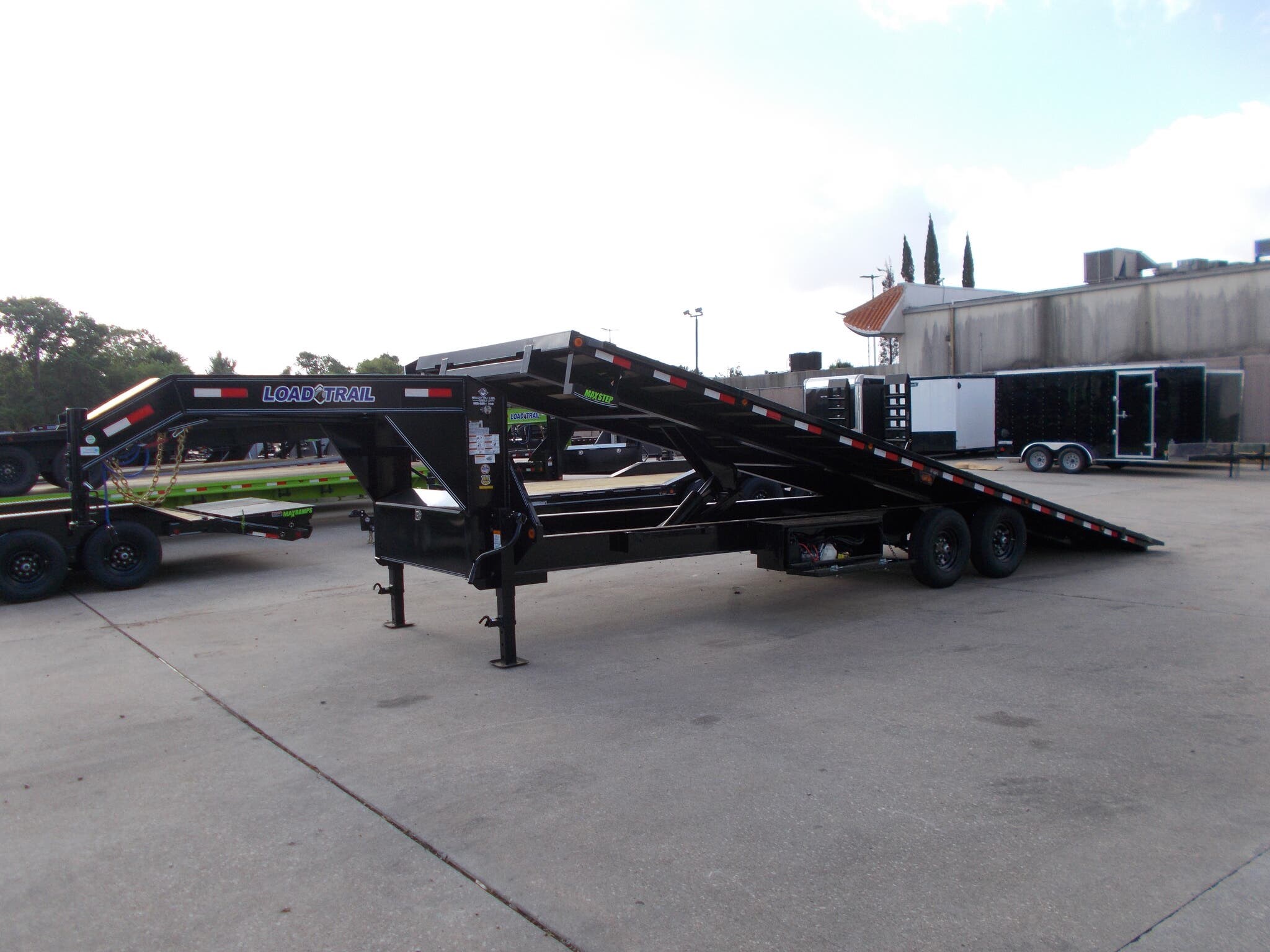 8x28 Tilt Deck Trailer for sale | New Load Trail 102X28 Gooseneck Full ...