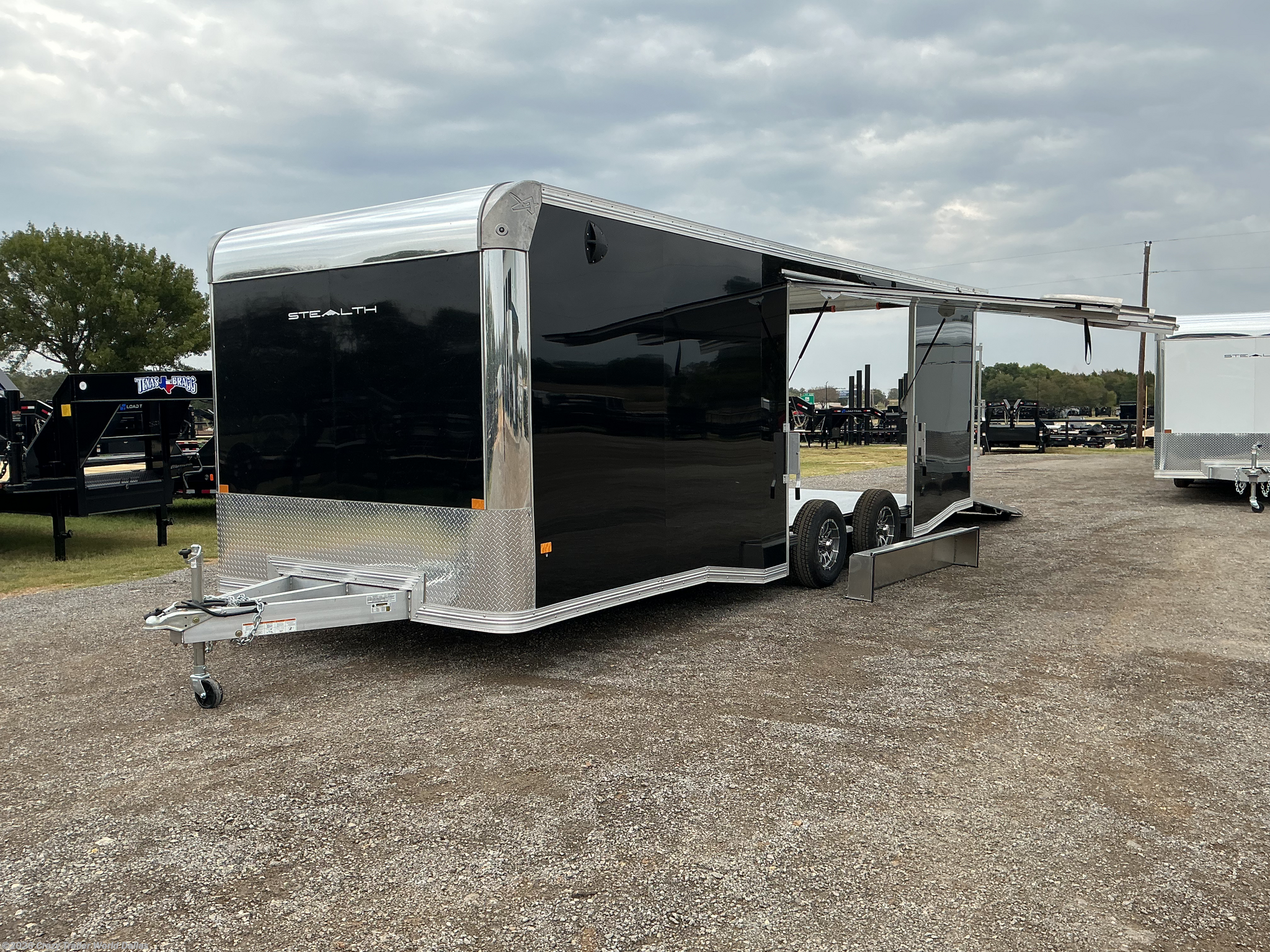 Crazy Trailer World Dallas Trailer Dealer in Whitesboro, Texas ...